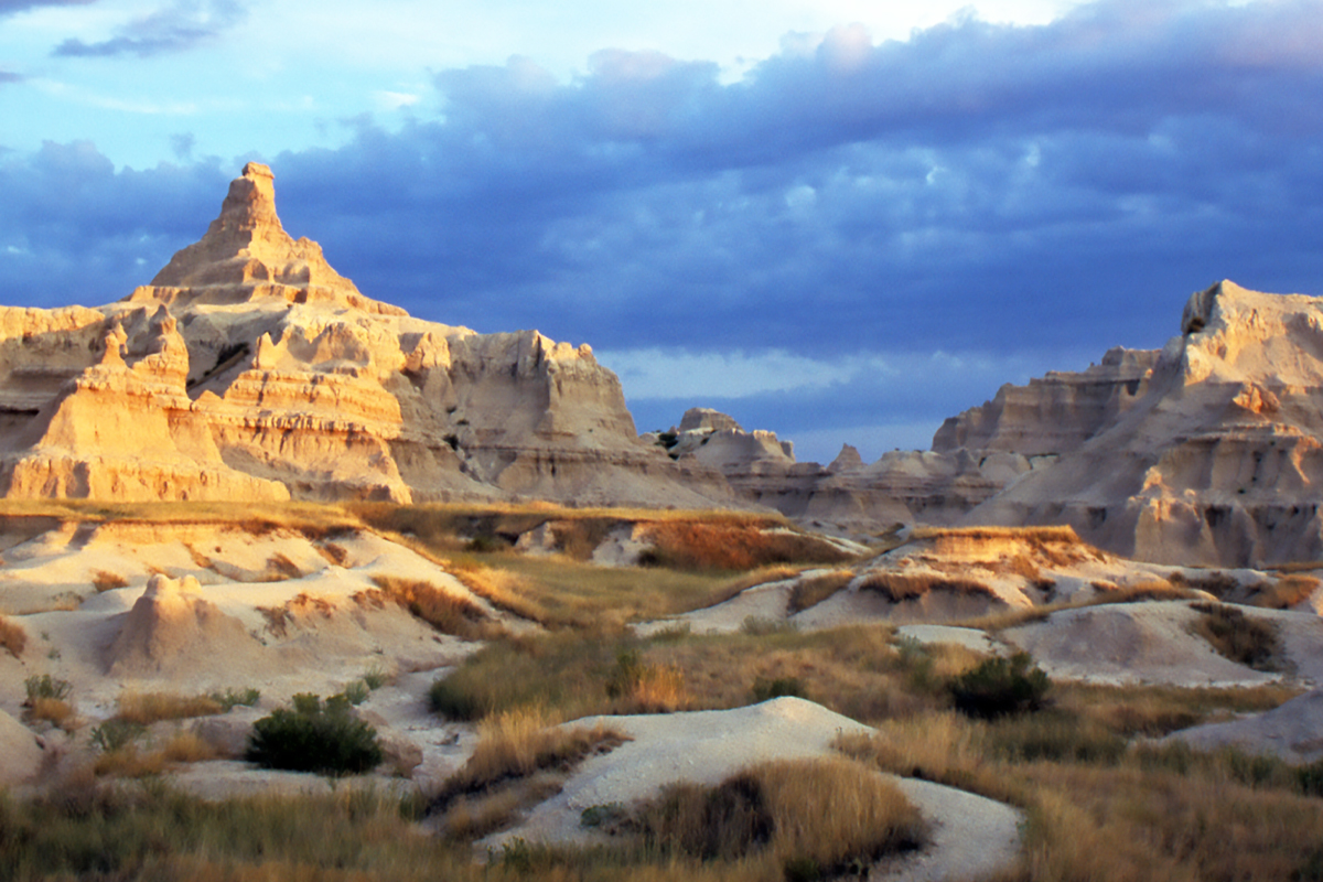 Yellowstone, Dakotas and Badlands (2026) | Christian Tours – Motorcoach ...