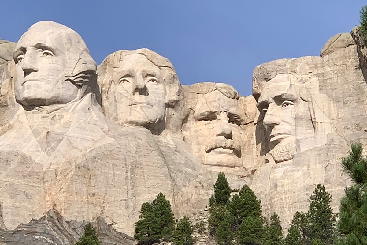 Yellowstone, Dakotas and Badlands (2026) | Christian Tours – Motorcoach ...